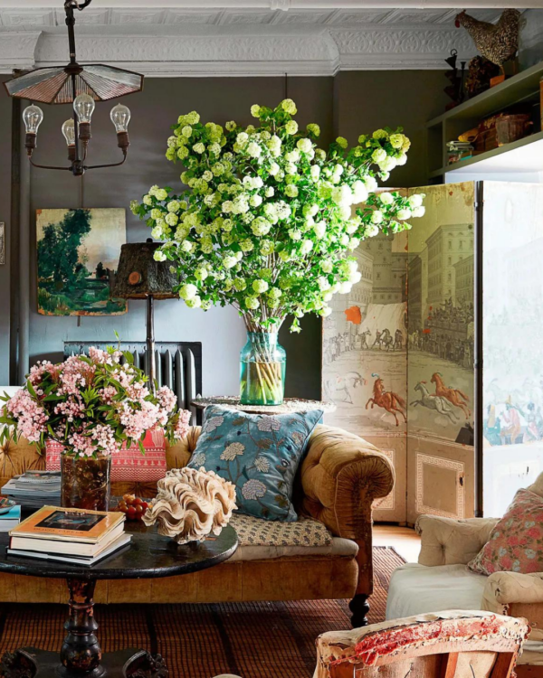 John Derian y su habilidad innata para crear escenarios improbables y ...