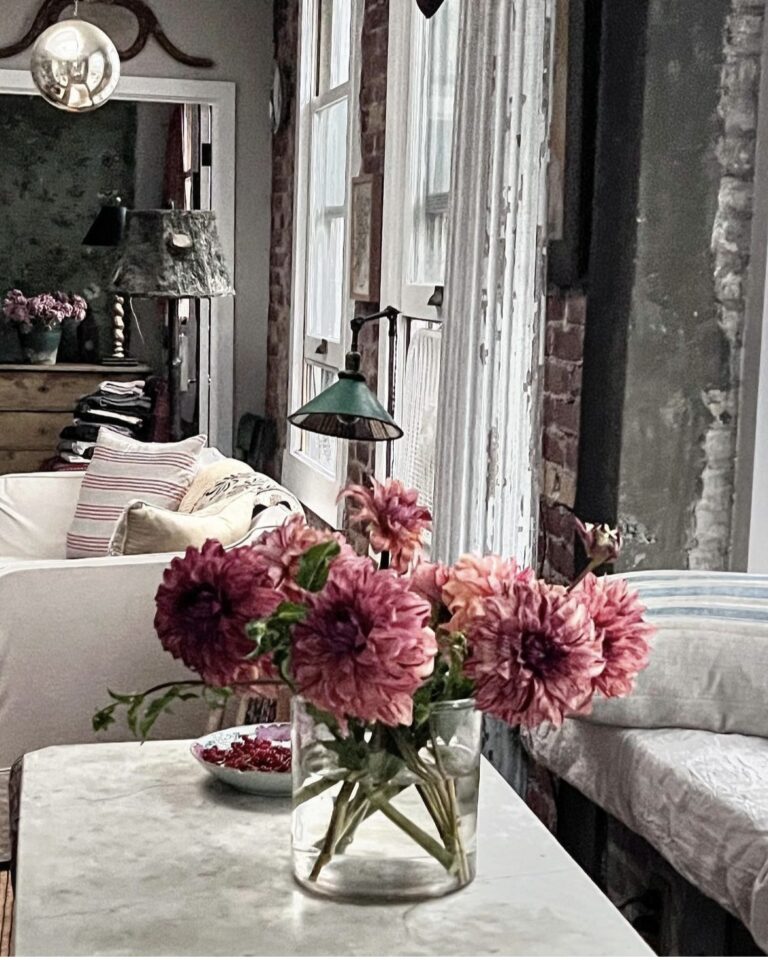 John Derian y su habilidad innata para crear escenarios improbables y ...