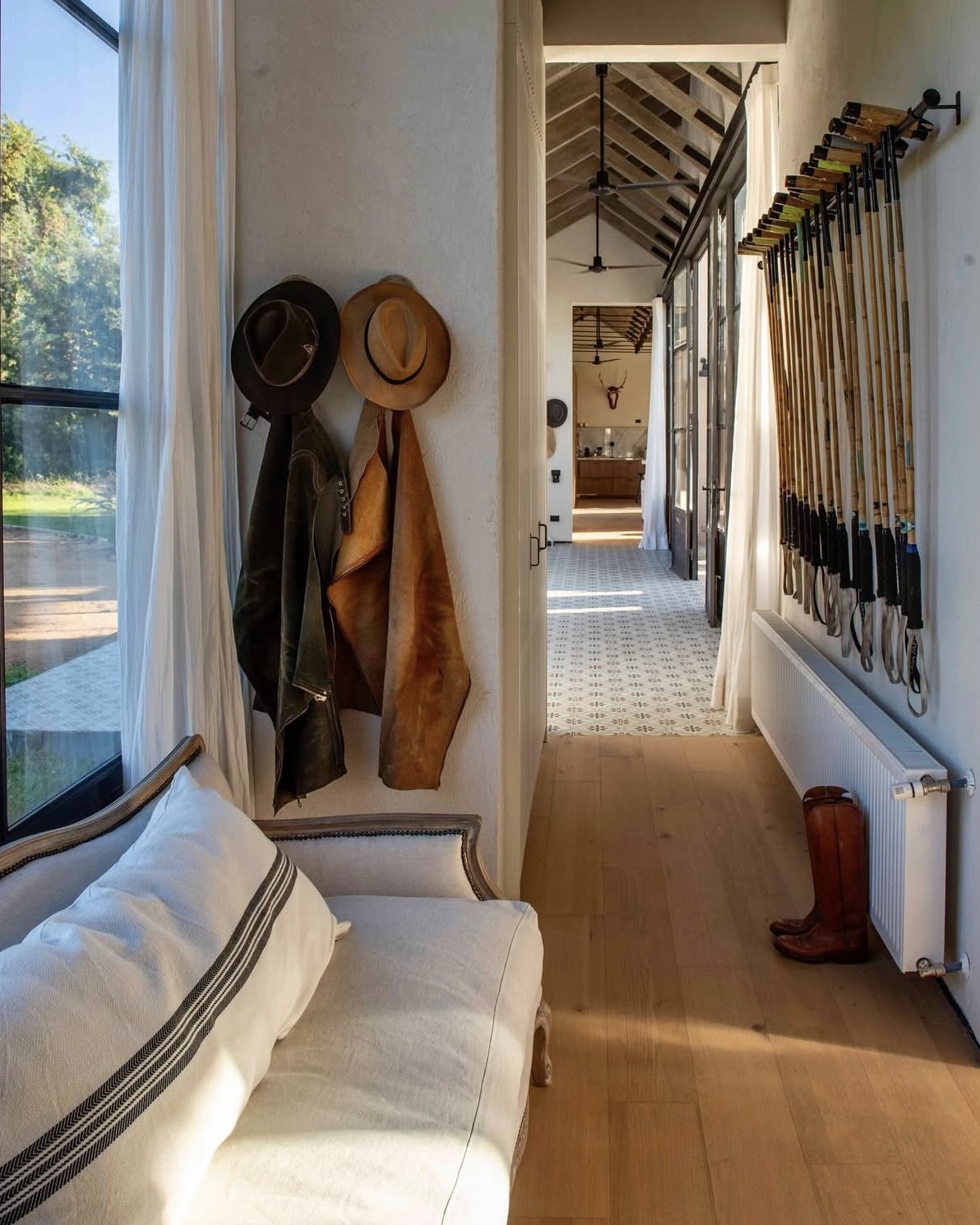 Ana Domínguez - The Little Black Guide